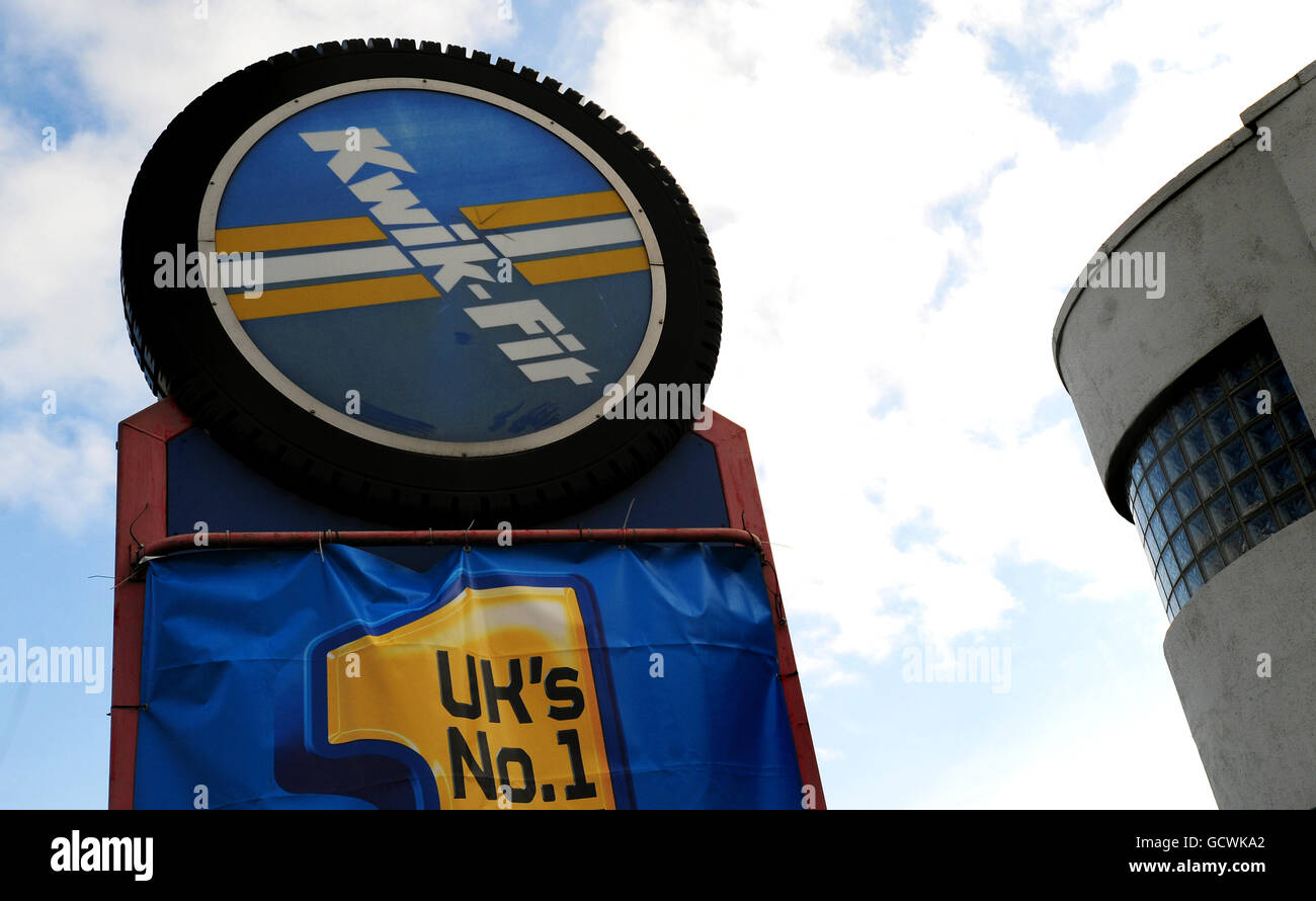 Kwik fit sign hi-res stock photography and images - Alamy