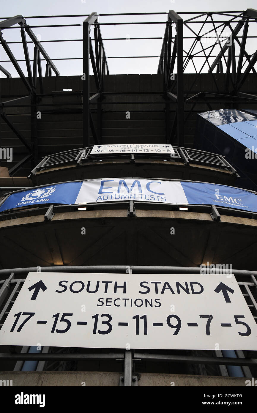 Emc signage banners hi-res stock photography and images - Alamy