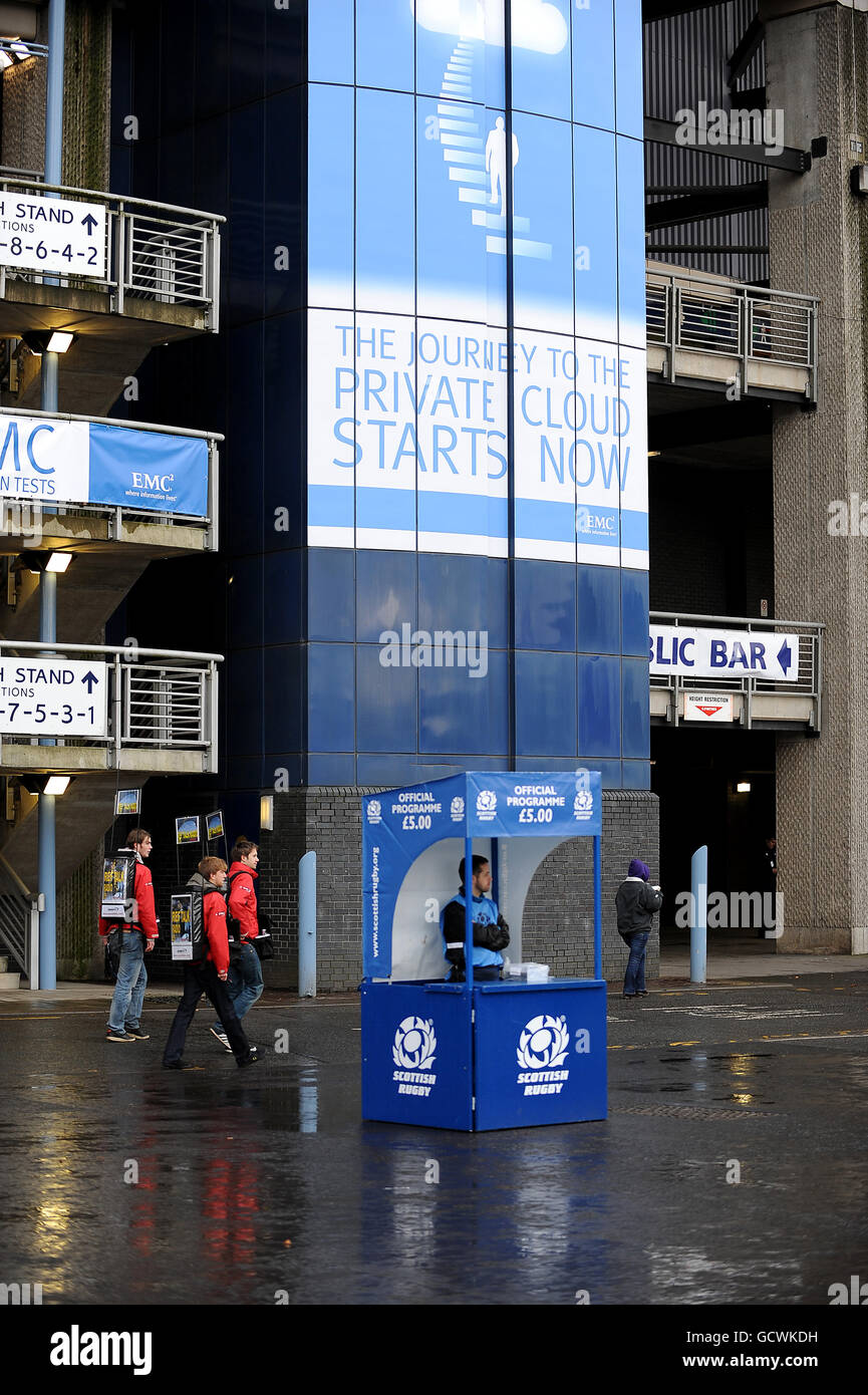 Emc signage banners hi-res stock photography and images - Alamy