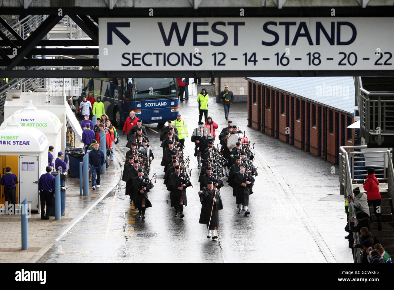 Scotland team bus hi-res stock photography and images - Alamy
