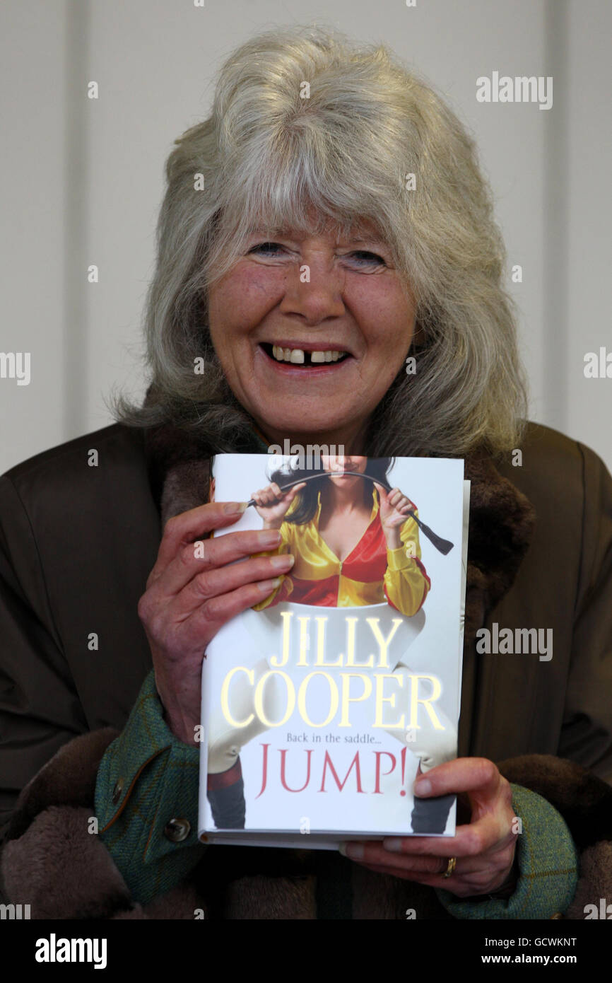 Jilly cooper horse hi-res stock photography and images - Alamy