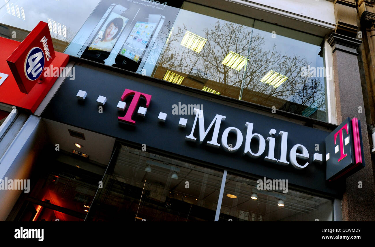 Phones4u and t mobile signs hi-res stock photography and images - Alamy