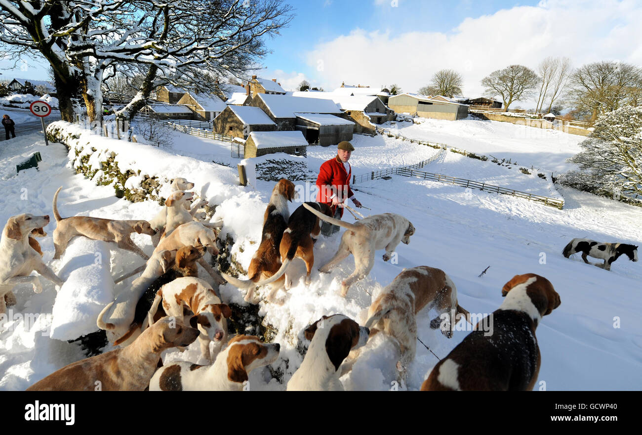 The Saltersgate Farmers Hunt leaving Lockton village on the North York ...