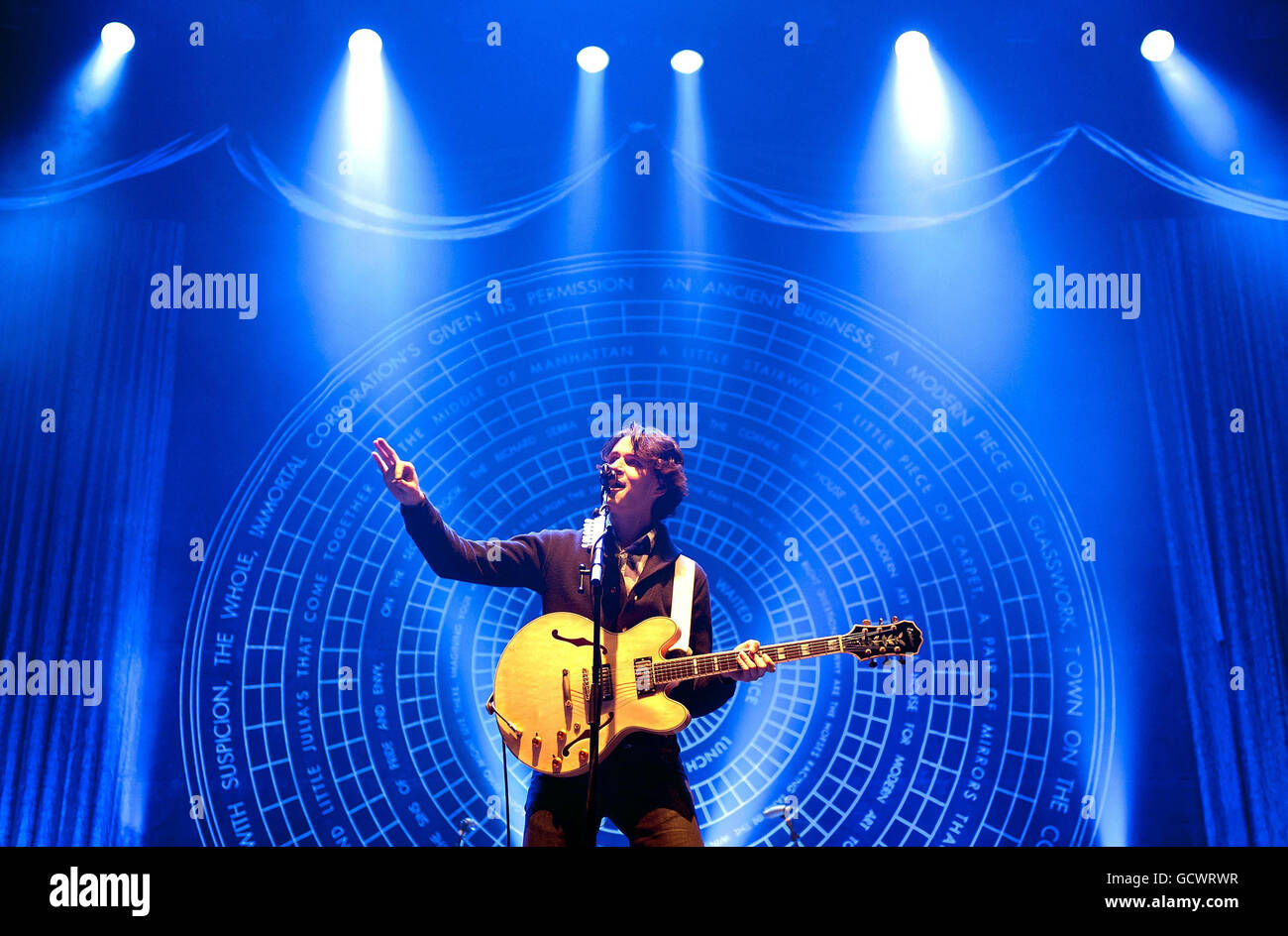 Vampire weekend performing hi-res stock photography and images - Alamy