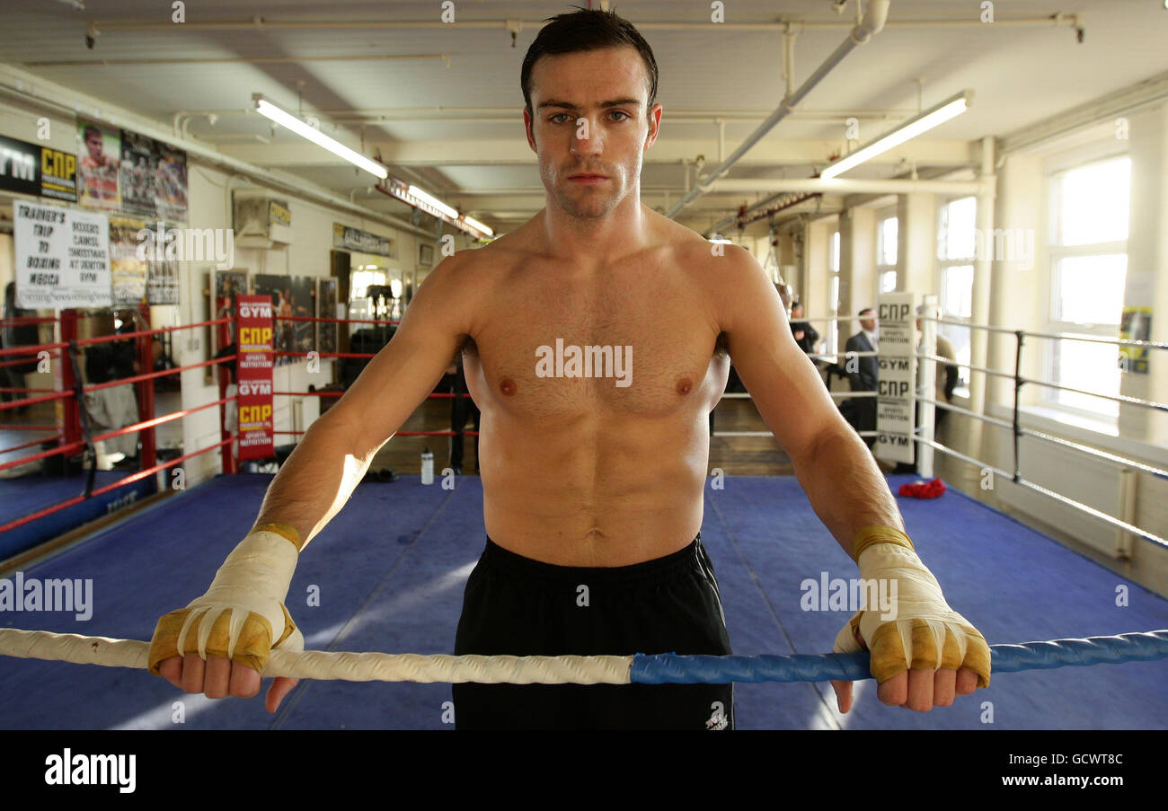 Matthew macklin media work out hi-res stock photography and images - Alamy