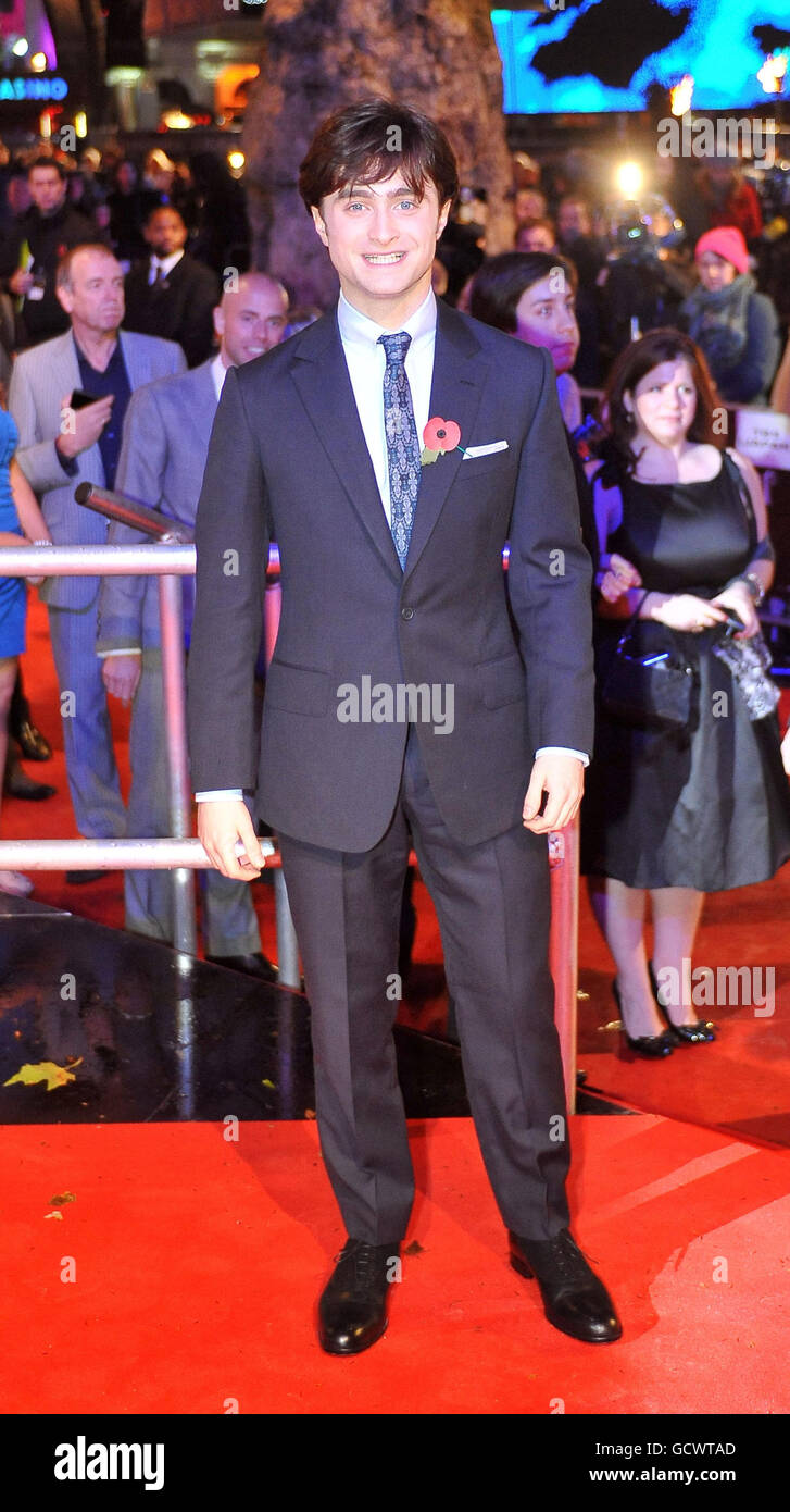 Daniel Radcliffe arriving for the World Premiere of Harry Potter and ...