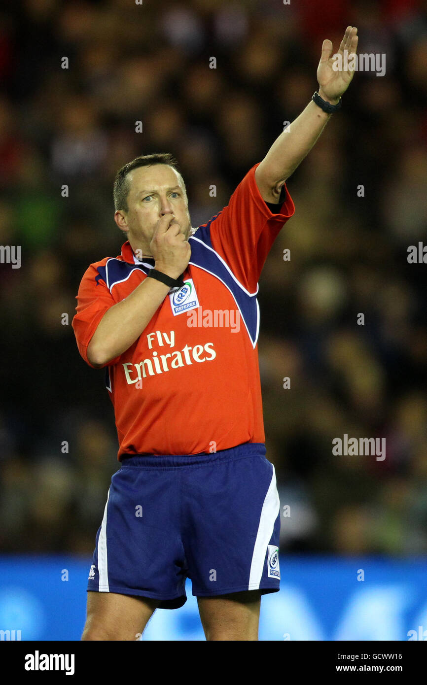 Referee dave pearson blows his whistle hi-res stock photography and ...