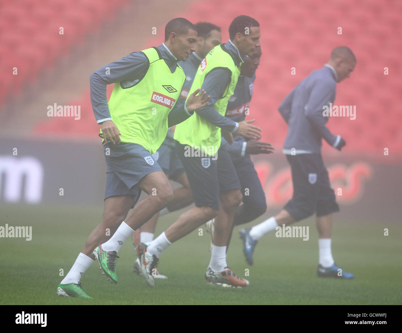 Rio ferdinand training england hi-res stock photography and images - Alamy