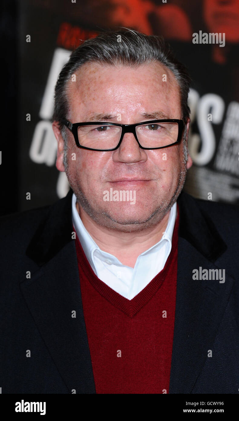 Fathers girls gala screening hi-res stock photography and images - Alamy