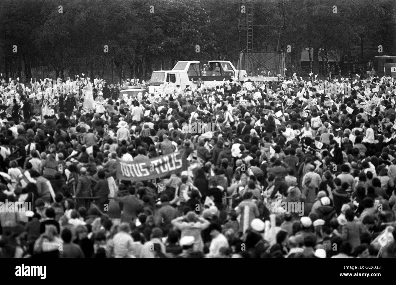 Religion - Pope John Paul II Visit to Britain - Heaton Park ...