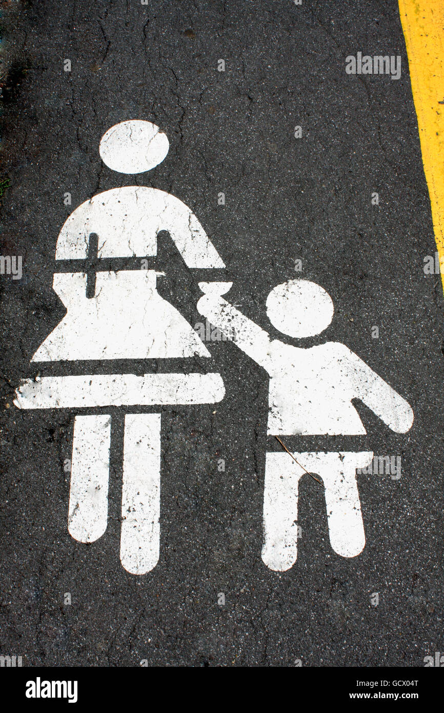 Children teacher crossing street hi-res stock photography and images ...