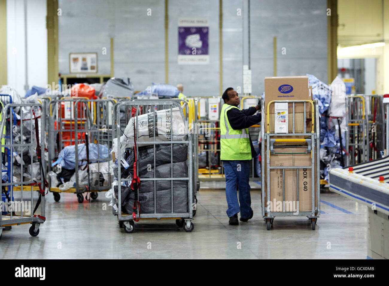 British Forces Post office - RAF Northolt Stock Photo - Alamy