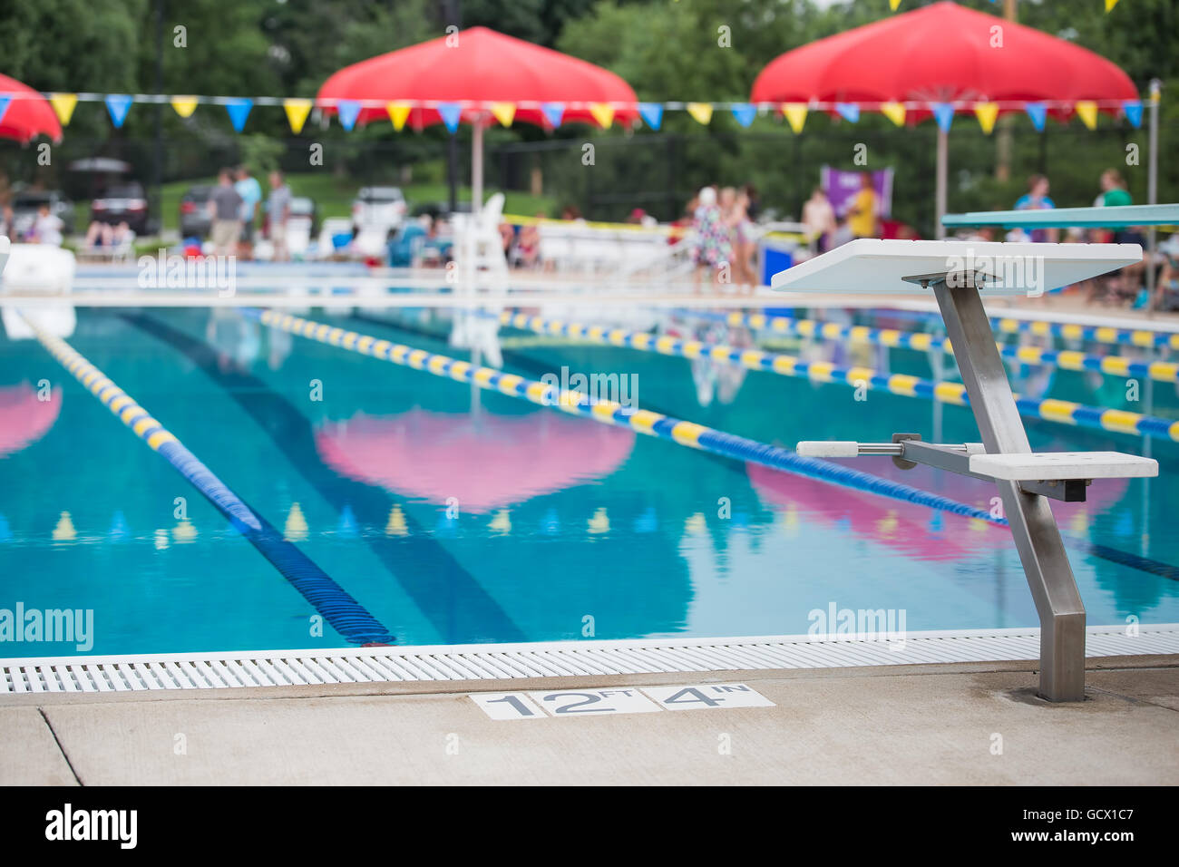 Empty hotel swimming pool hi-res stock photography and images - Alamy