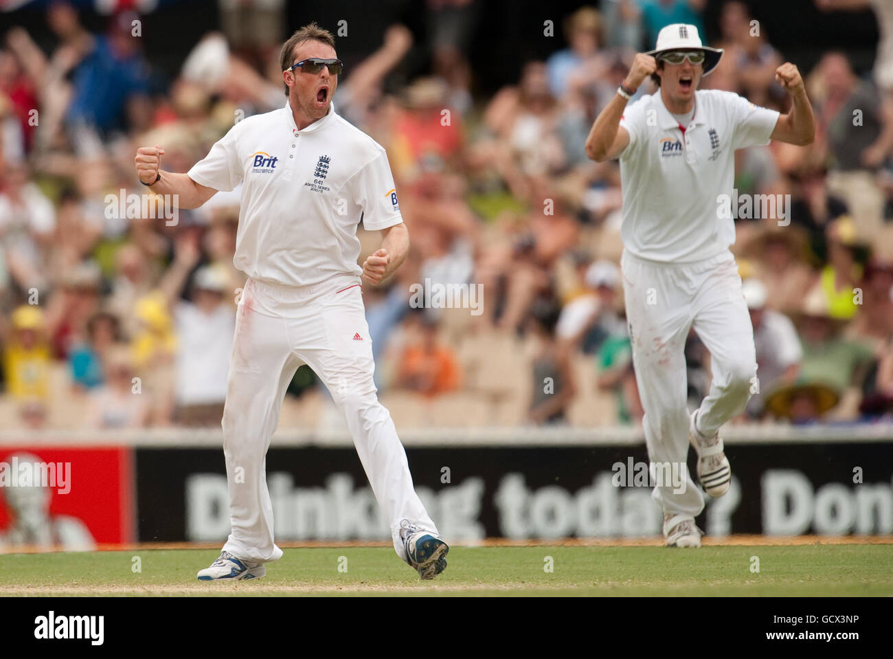 England's Graeme Swann celebrates dismissing Australian captain Ricky ...
