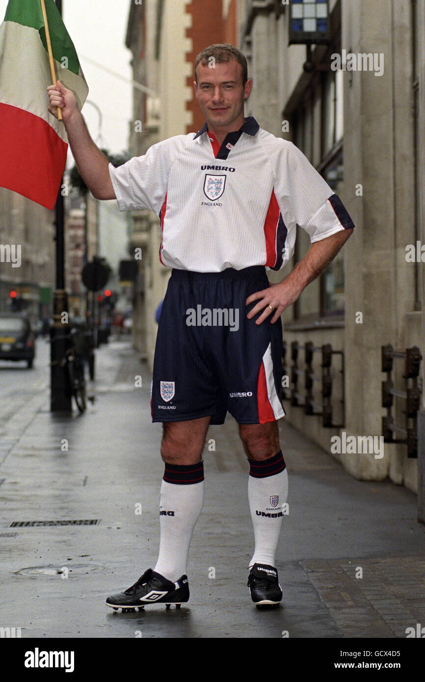 Soccer - International - New England Home Kit - London Stock Photo - Alamy