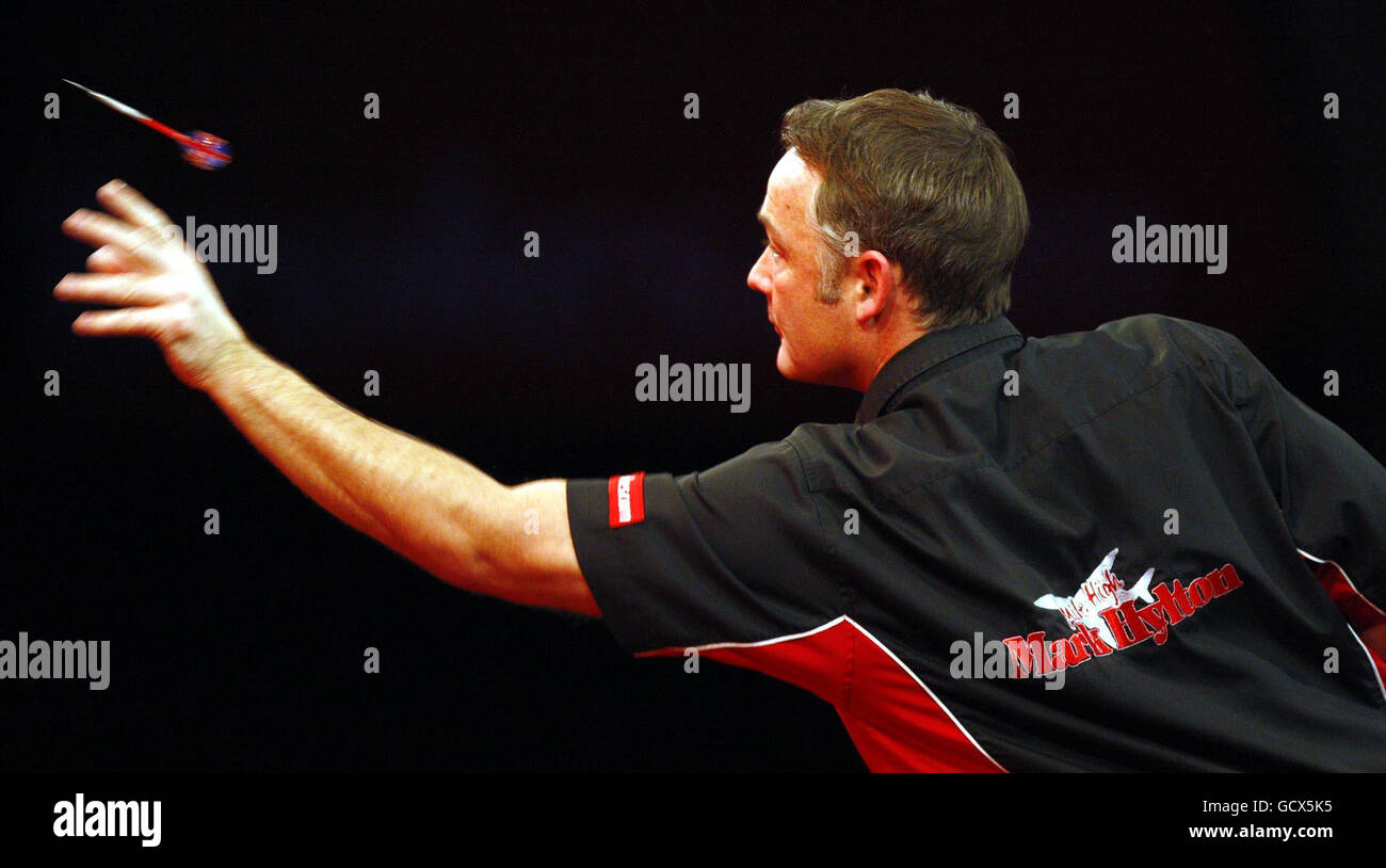 Mark Hylton in action against Steve Beaton in their first round match ...