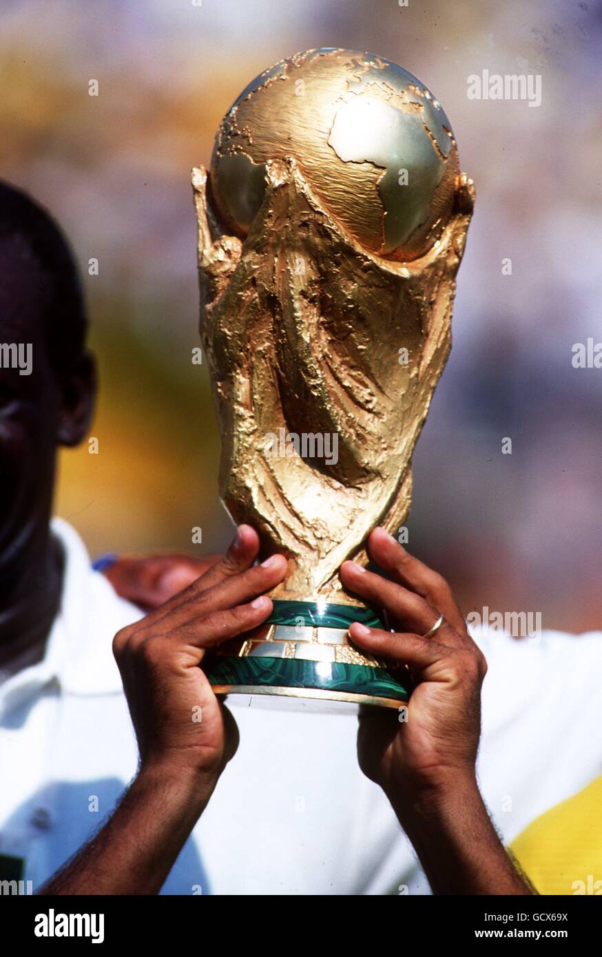 WORLD CUP FINAL SOCCER. The World Cup Trophy Stock Photo - Alamy