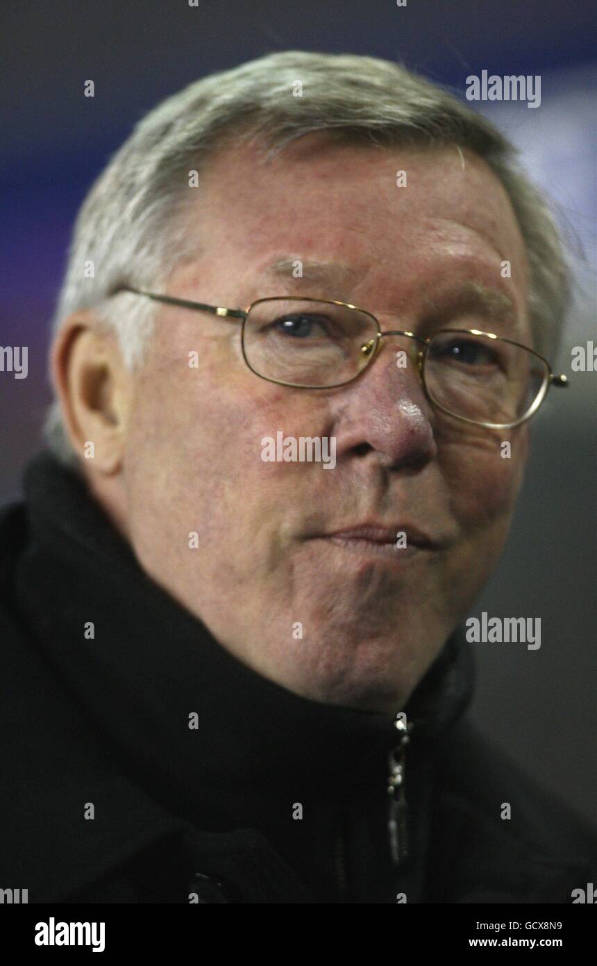 Manchester united manager alex ferguson before kick off hi-res stock ...