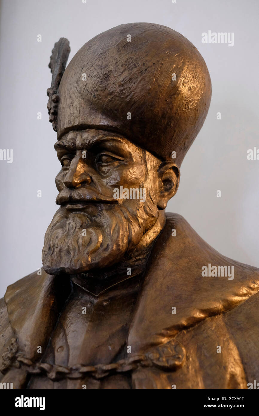 Largest bust sculpture hi-res stock photography and images - Alamy