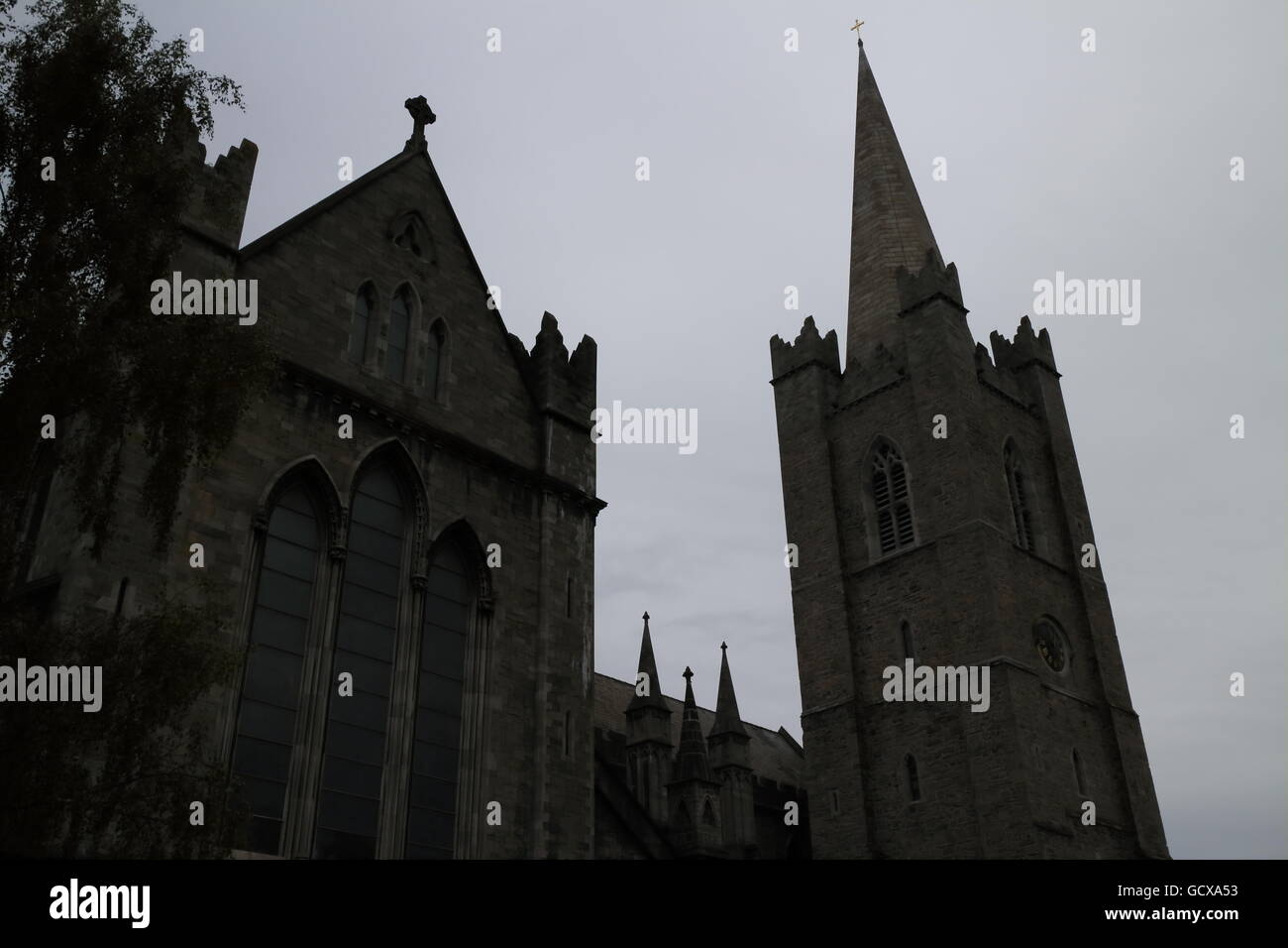 St patricks cathedral dublin medieval hi-res stock photography and ...