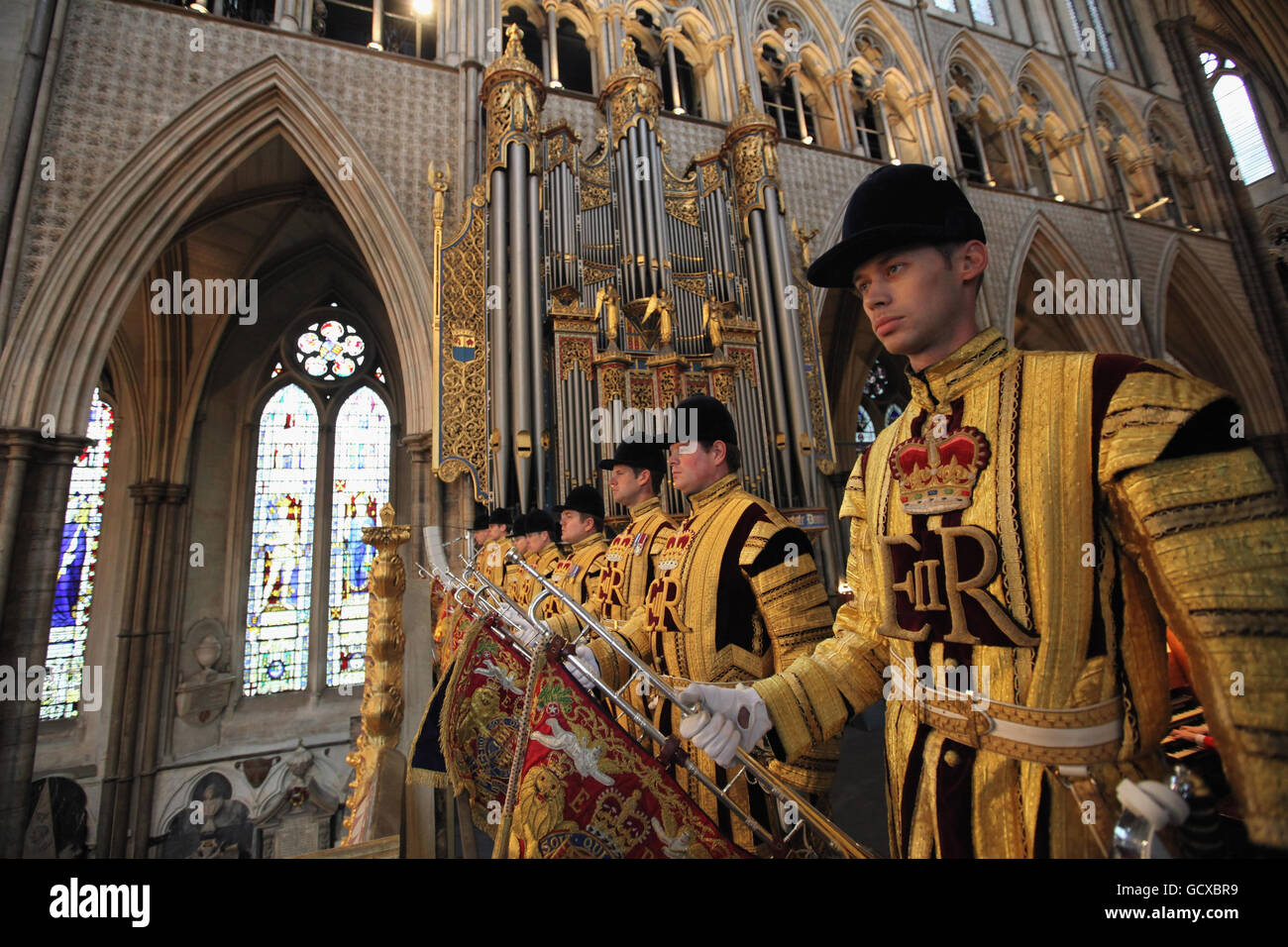 Trumpeters westminster abbey hi-res stock photography and images - Alamy