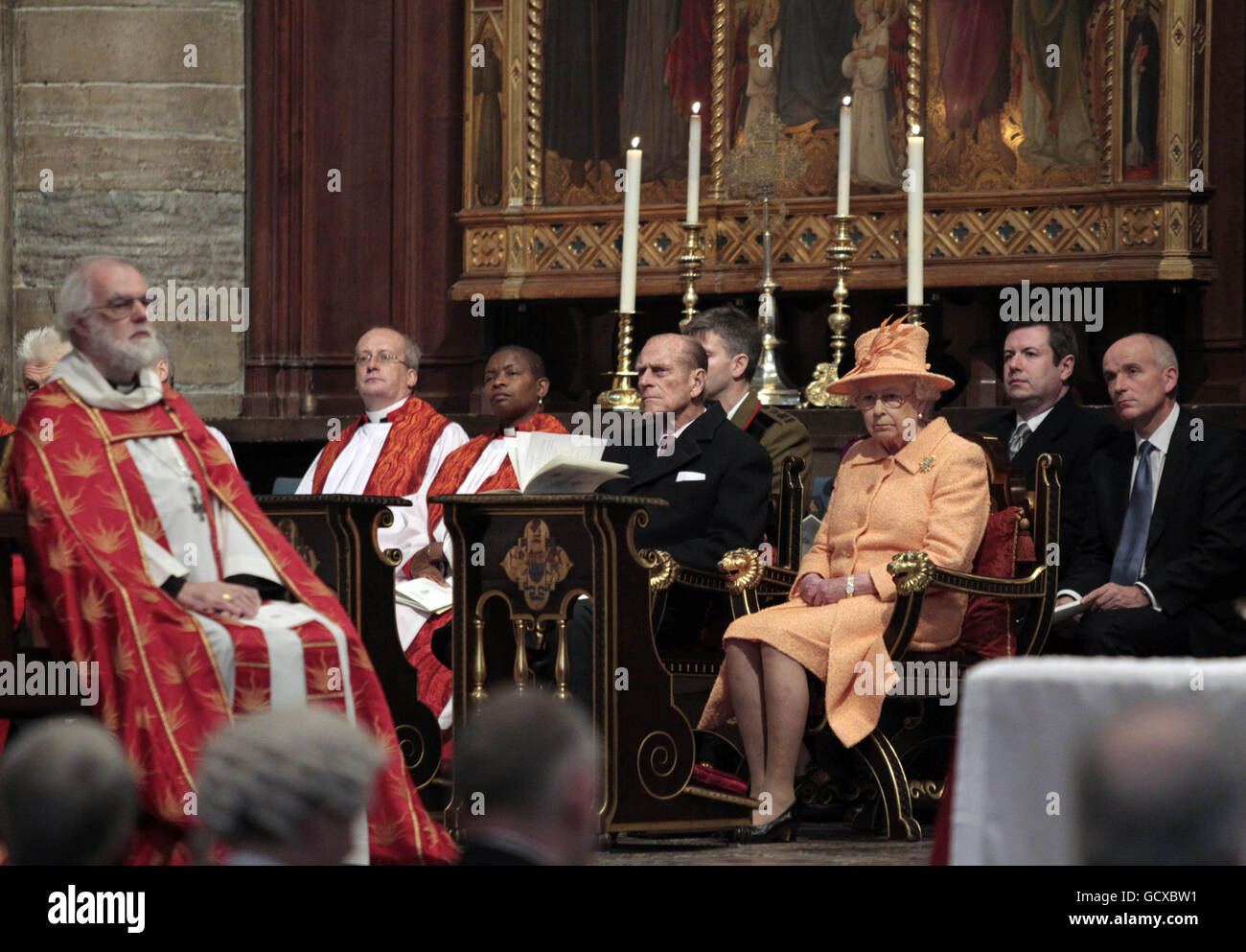 Britain's Queen Elizabeth II (right)and the Duke of Edinburgh (centre ...