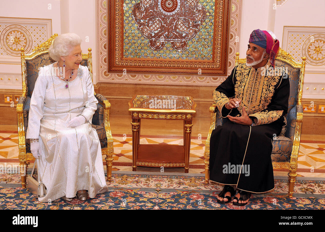 Queen Elizabeth Ii With The Sultan Of Oman High Resolution Stock ...