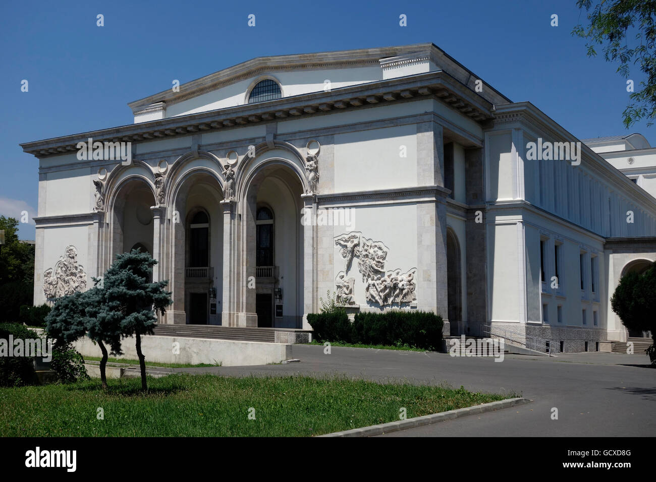 Exterior of the Romanian National Opera, Bucharest Romania Stock Photo ...