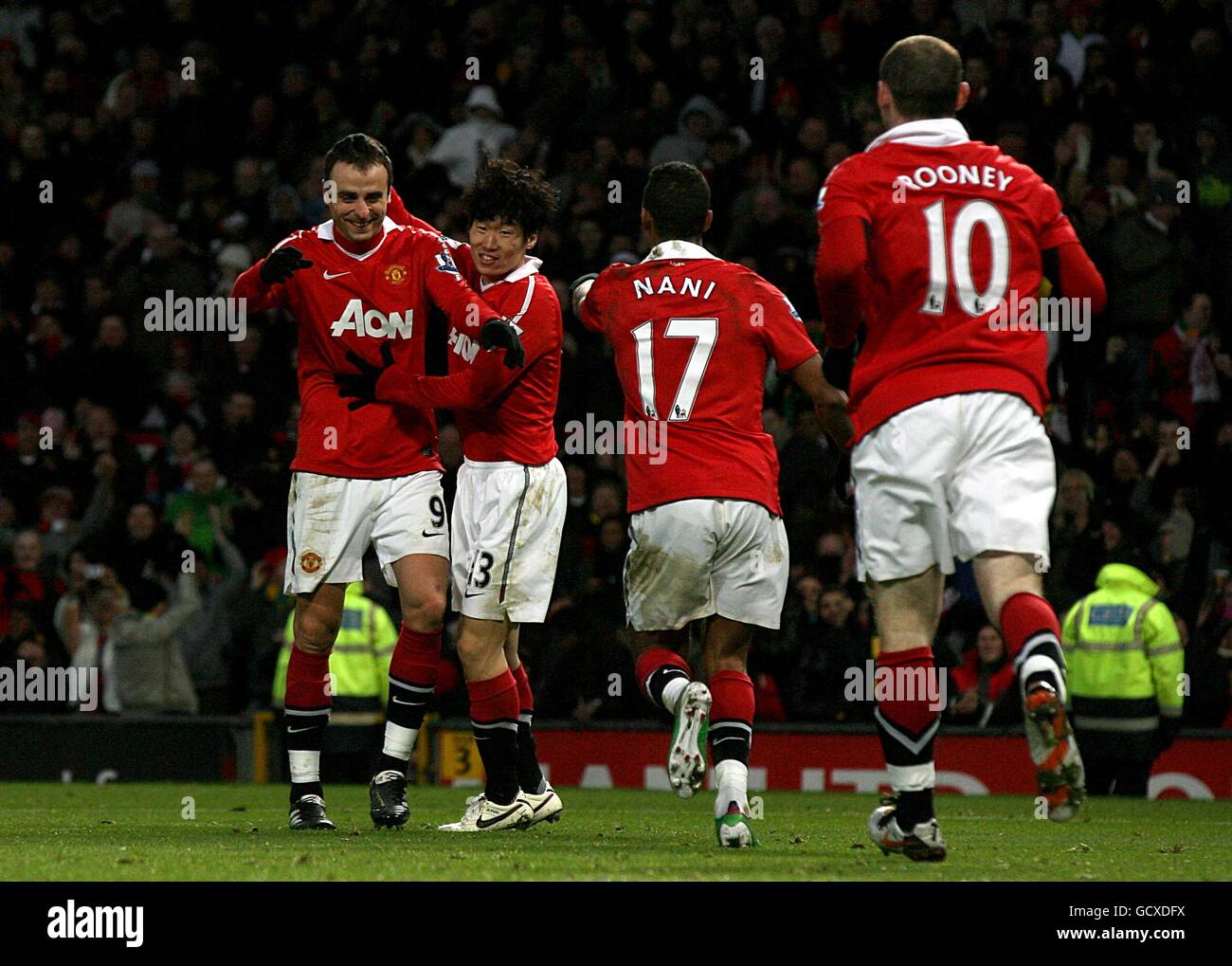 Manchester united football team hat hi-res stock photography and images ...