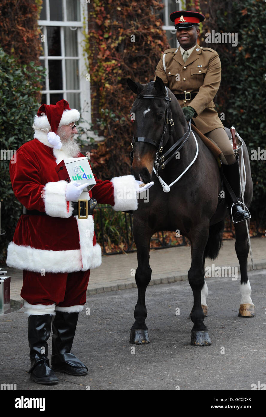 Trooper kuziva dapira kings troop royal horse artillery on horse hi-res ...