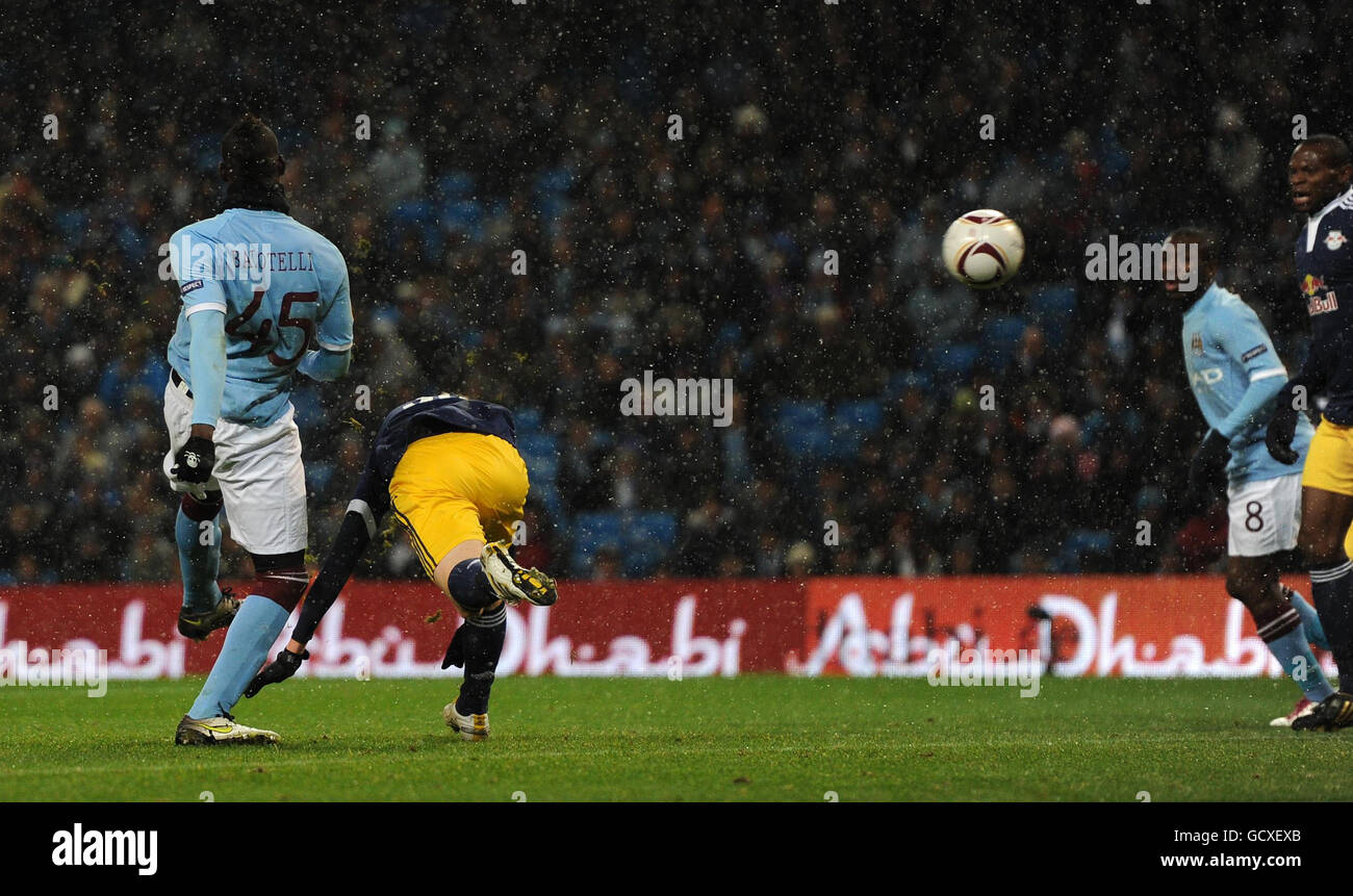 Manchester city v red bull salzburg hi-res stock photography and images ...