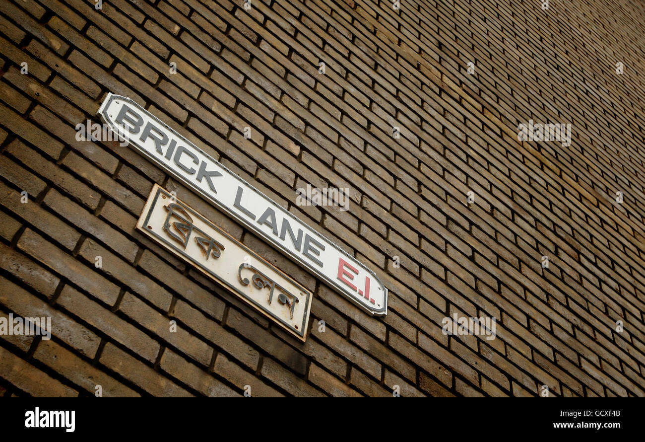 Bilingual street signs Stock Photo - Alamy