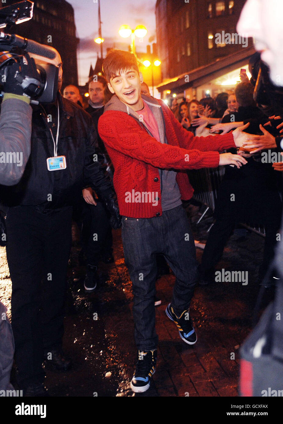 Full length zayn malik hi-res stock photography and images - Alamy