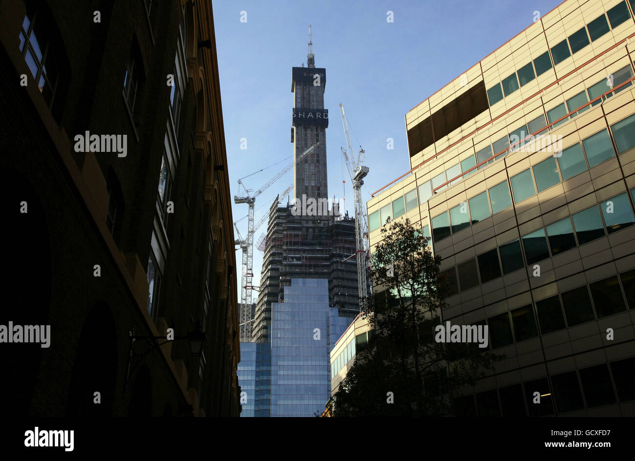 Shard building. The Shard building under construction, at 32 London ...