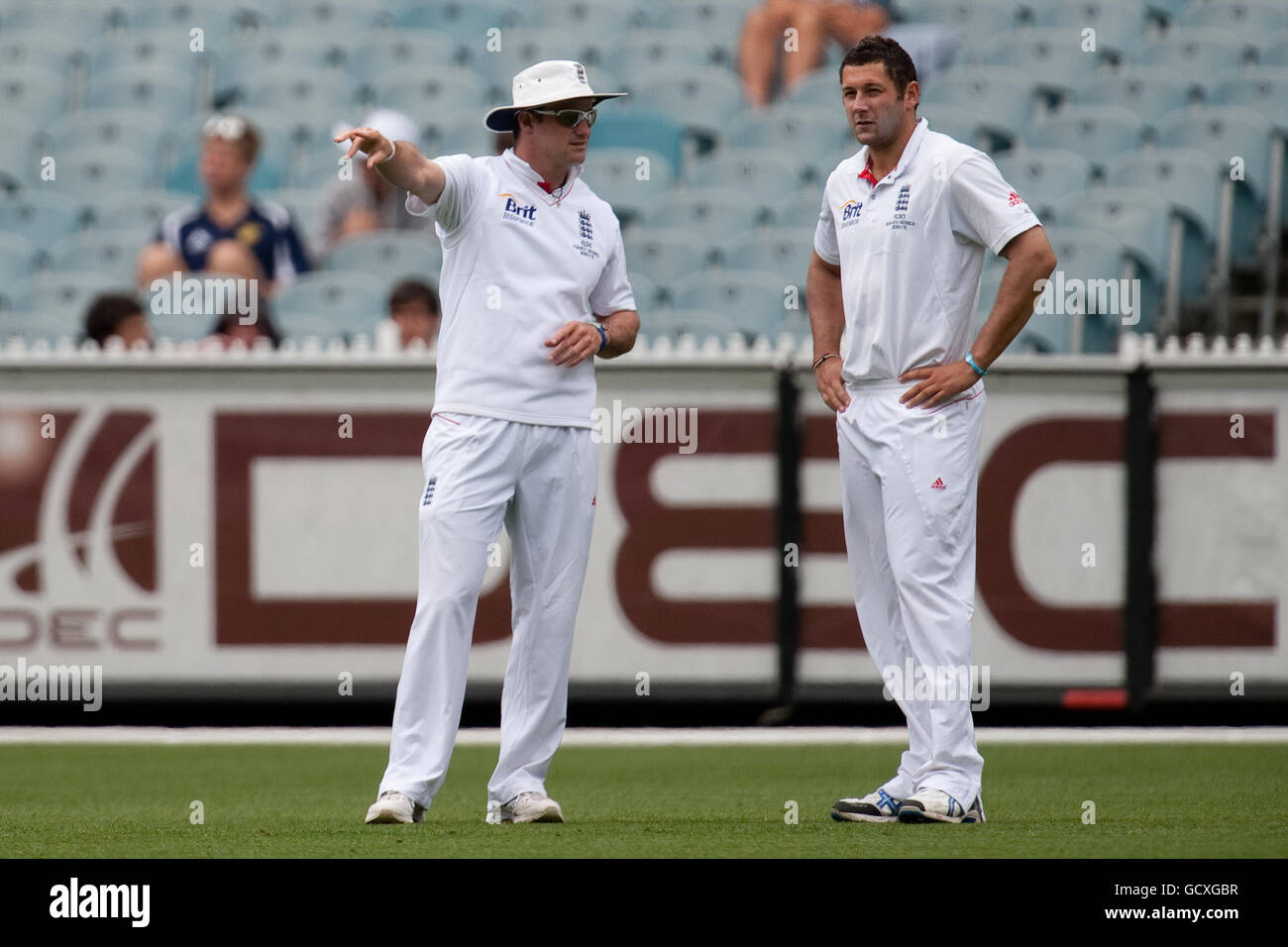 Mcg cricket england full length talking mangsb hi-res stock photography ...