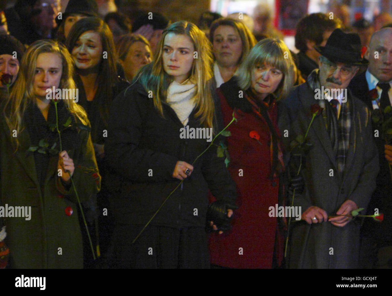 Sisters Isabella Howard (left), and Charlotte Howard (2nd left), mother ...