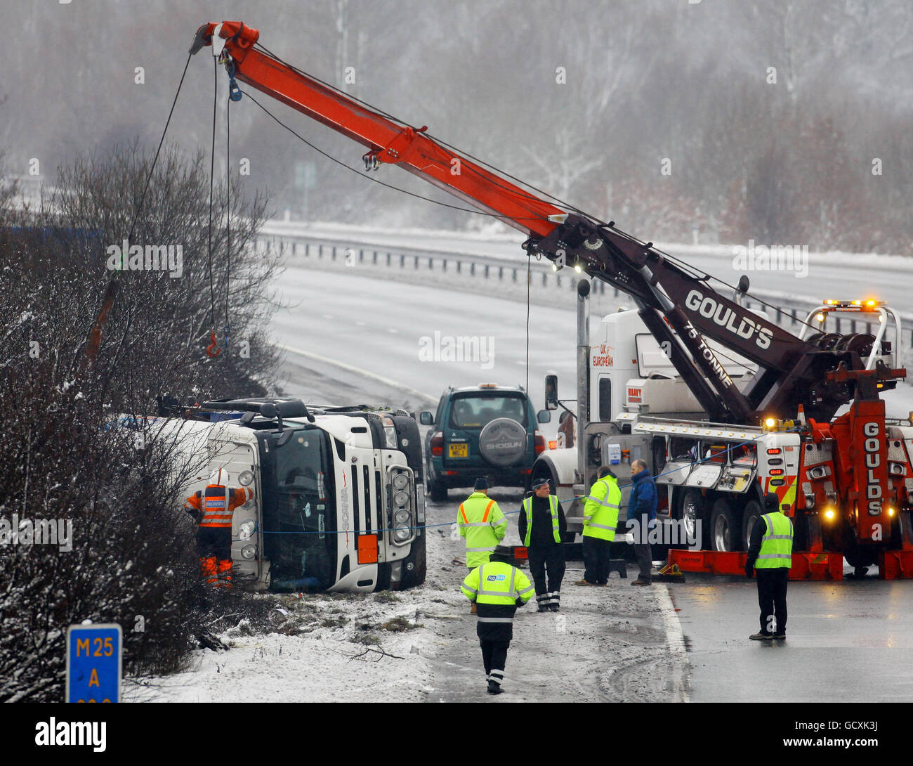 M25 snow hi-res stock photography and images - Alamy
