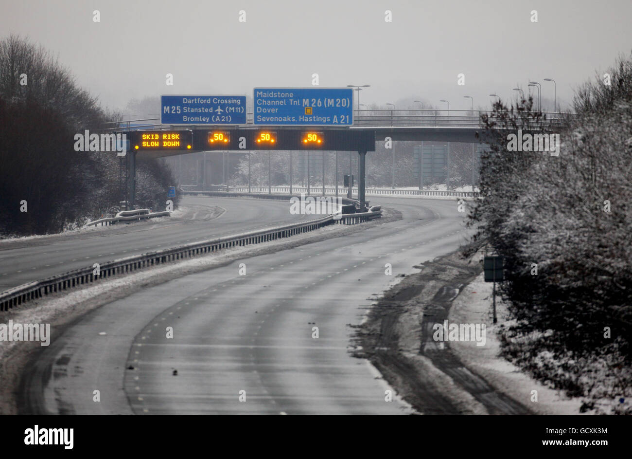 M25 snow hi-res stock photography and images - Alamy