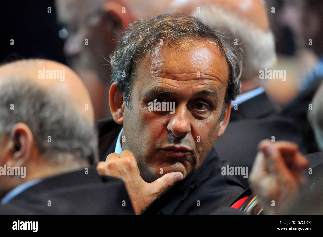 Football thinking headshot hi-res stock photography and images - Alamy