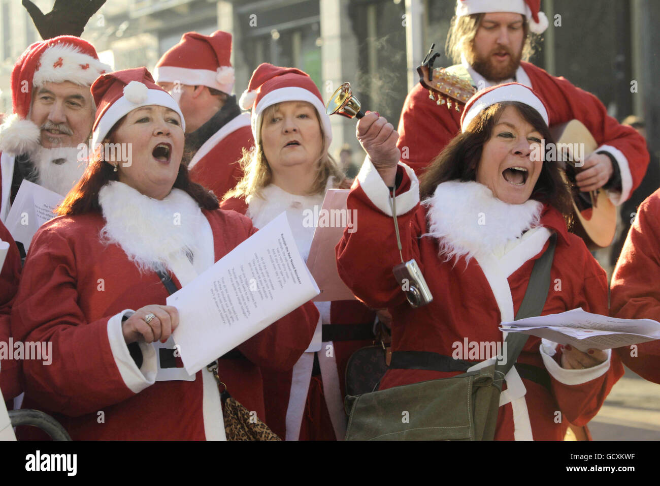 100 santas hi-res stock photography and images - Alamy