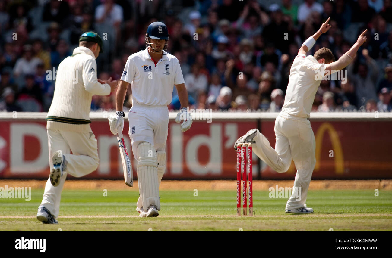 Cricket - 2010 Ashes Series - Fourth Test Match - Day Two - Melbourne ...