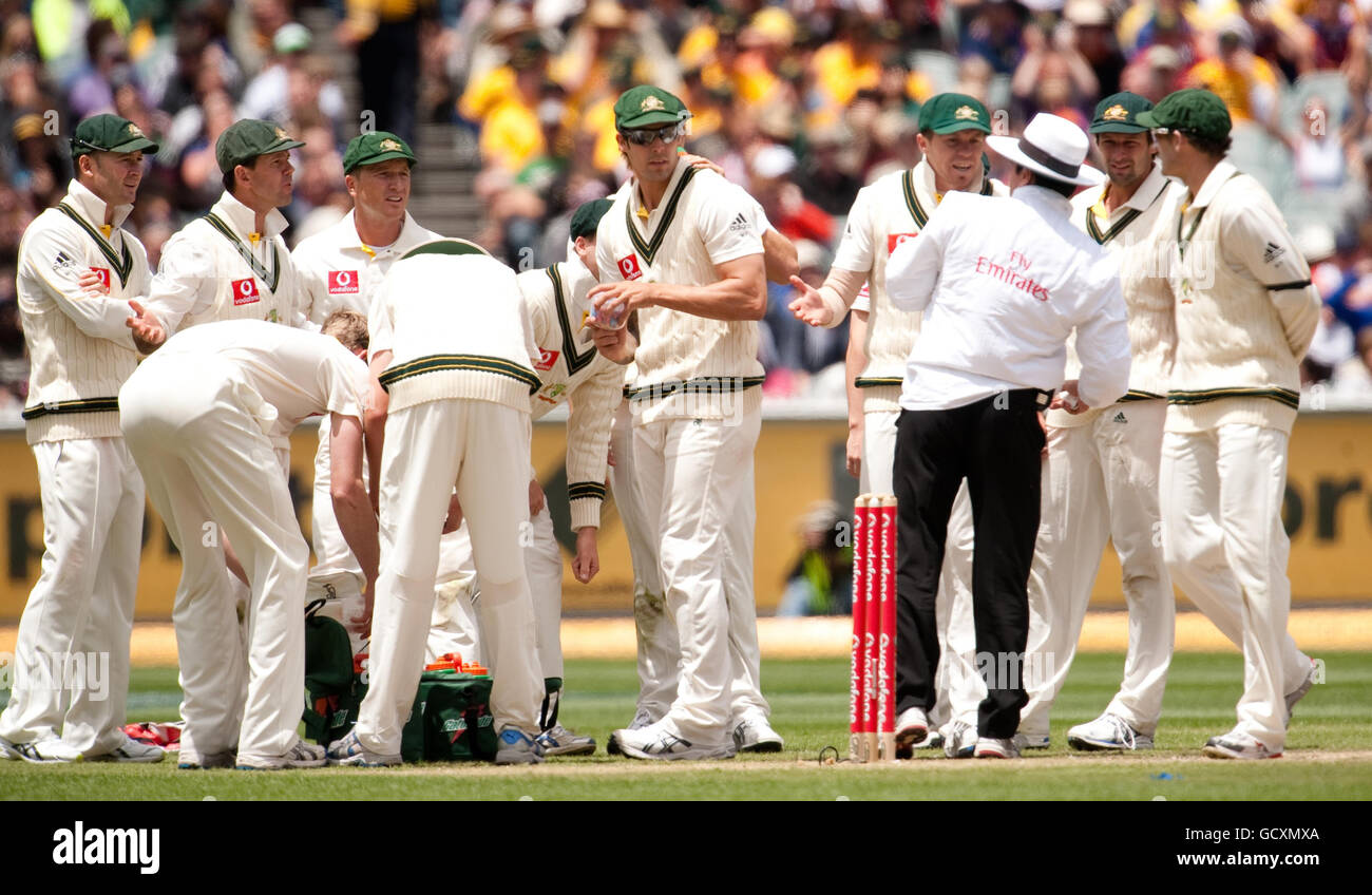 Australian captain Ricky Ponting argues with umpire Aleem Dar after Australia unsuccessfully ...