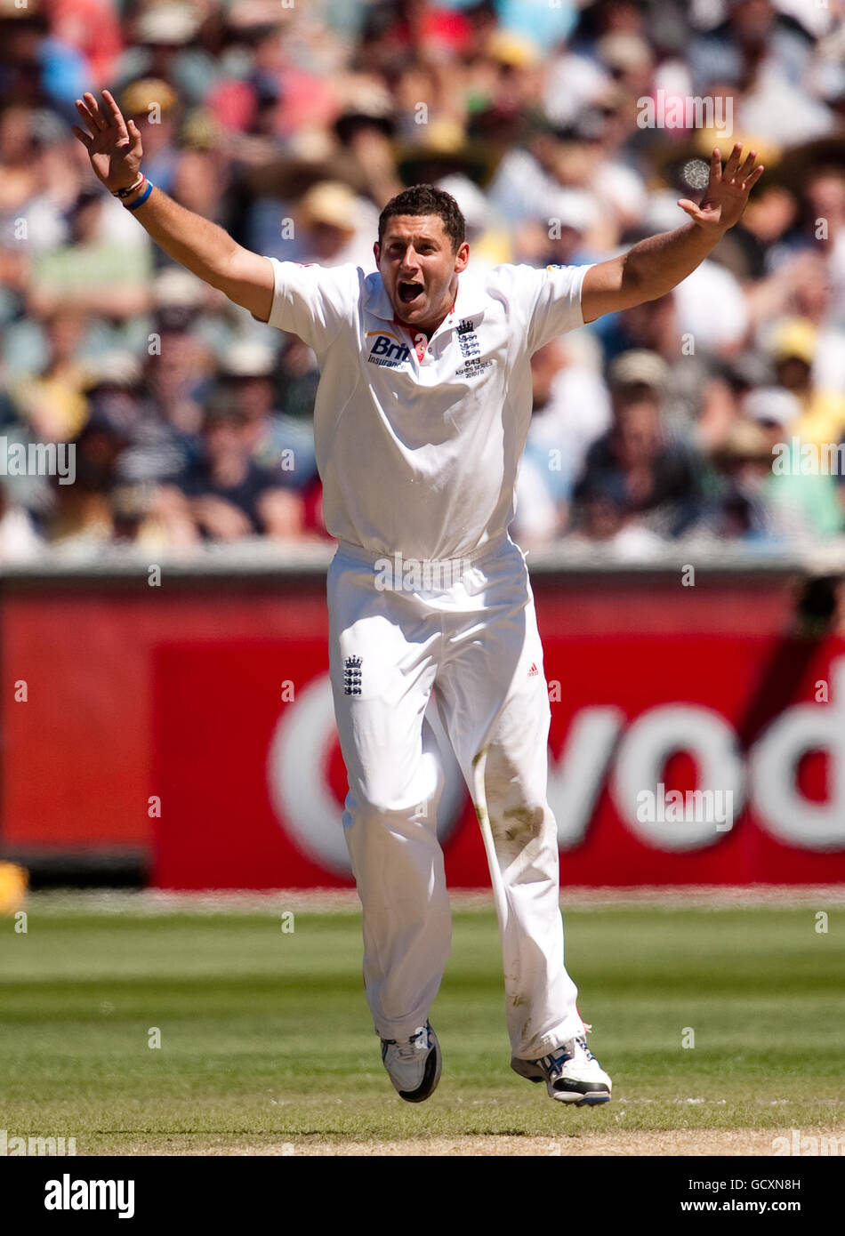 Cricket - 2010 Ashes Series - Fourth Test Match - Day Three - Melbourne ...