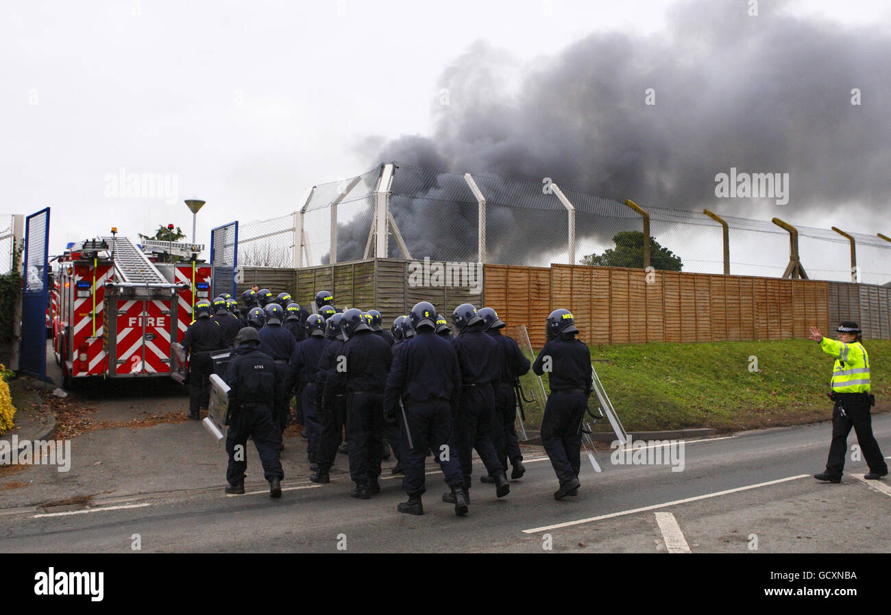 Prisoners in riot hi-res stock photography and images - Alamy