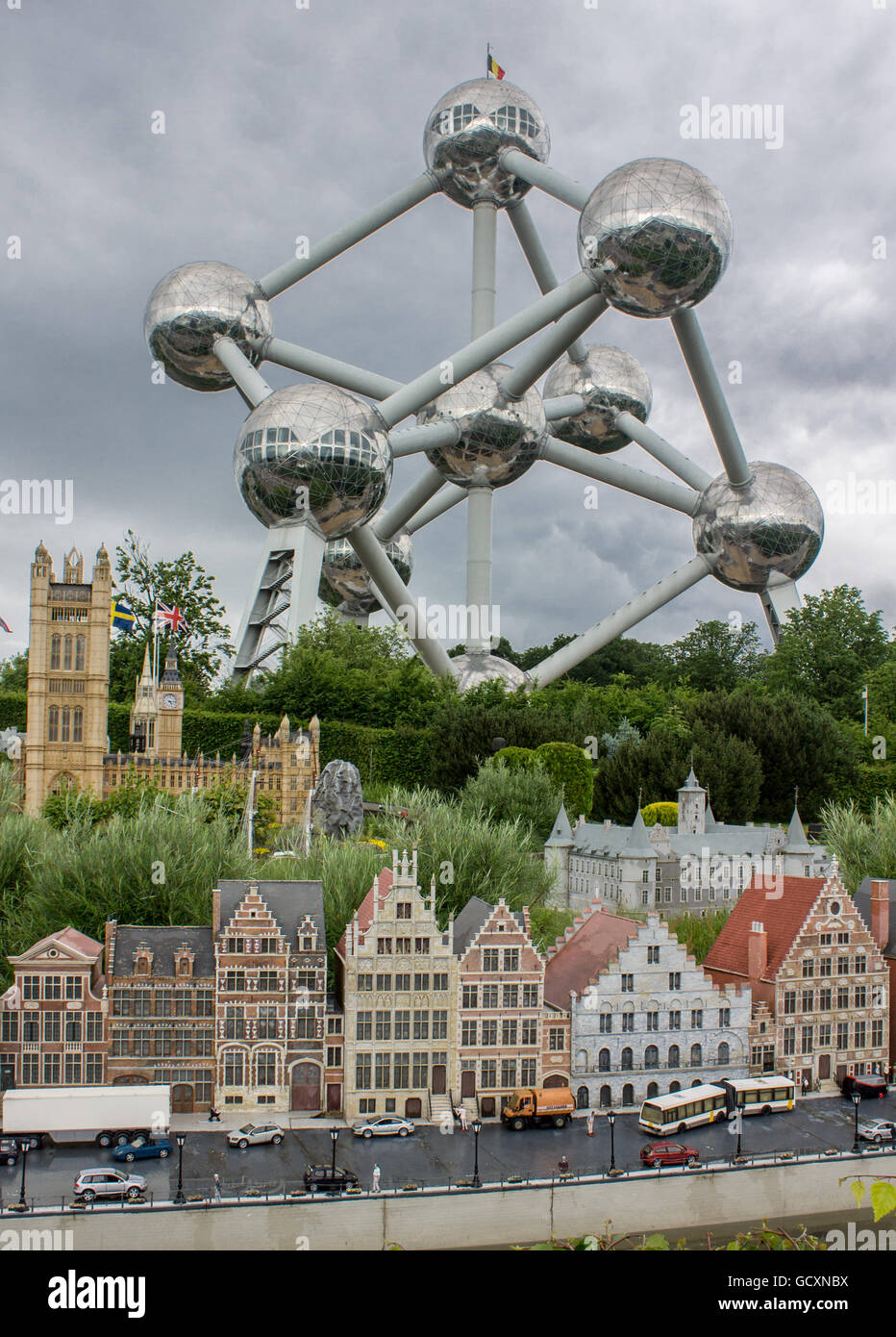 Atomium tower hi-res stock photography and images - Alamy