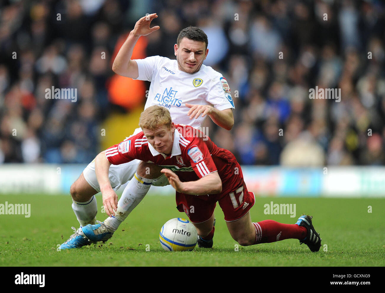 Leeds United's Robert Snodgrass and Middlesbrough's Barry Robson (front ...