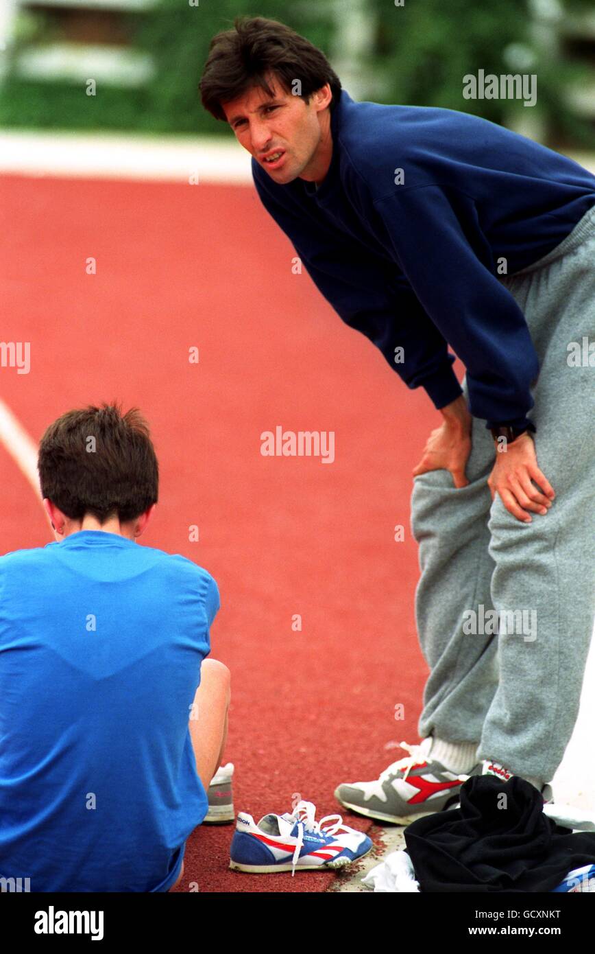 COMMONWEALTH GAMES. SEB COE TRAINING WITH WENDY SLY 1990 Stock Photo ...