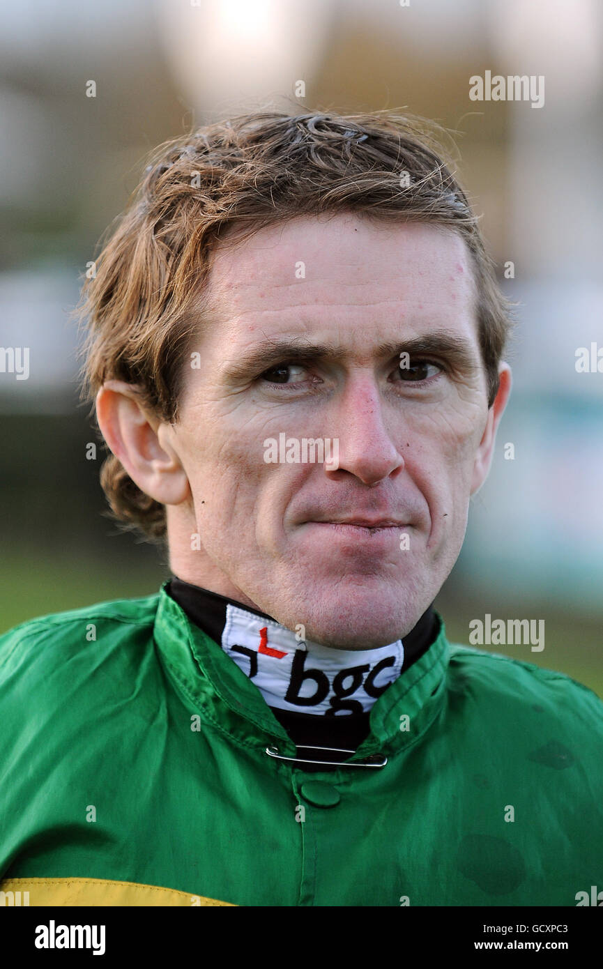 Jim head in head racing hi-res stock photography and images - Alamy