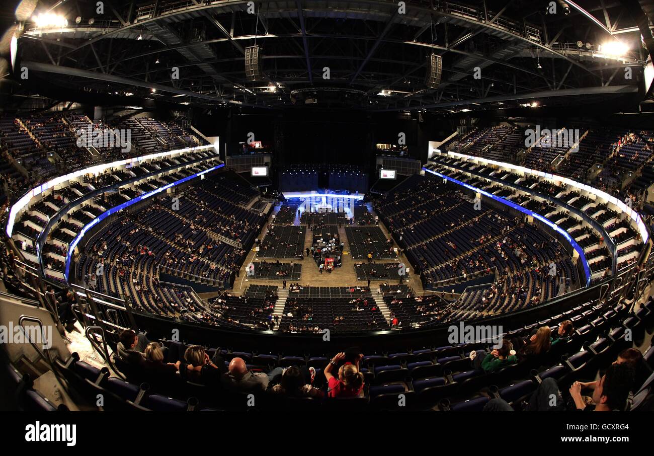 A view of the inside of the o2 arena hi-res stock photography and ...