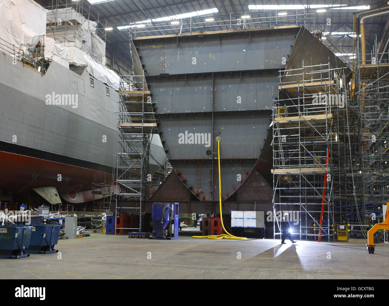 Defence carrier general view gv mangsk portsmouthshipbuilding hi-res ...